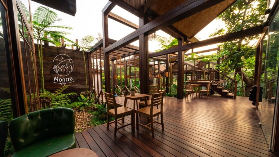 มนตรา คาเฟ่ คาเฟ่ริมน้ำ ทามกลางธรรมชาติ พร้อมอาหารเครื่องดื่ม